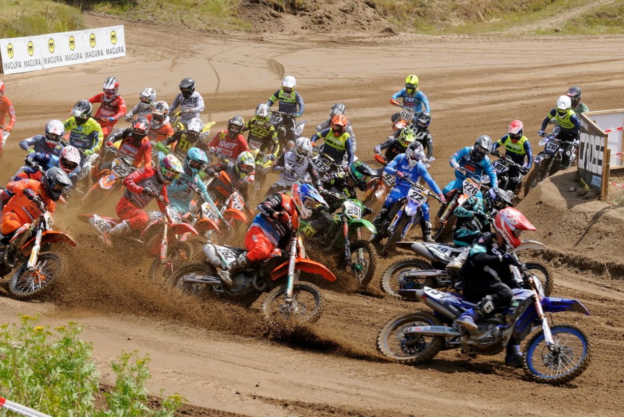 ADAC MX Masters in Tensfeld – Pech für Stender, Podiumsplatz für Mc ...